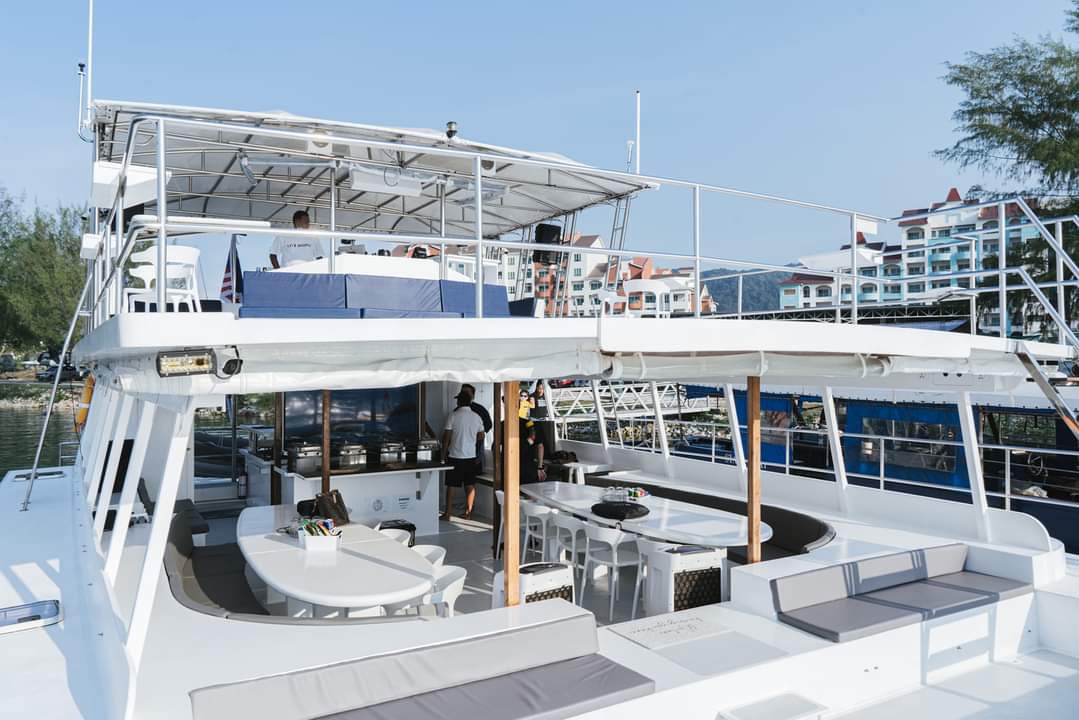 Langkawi Standard Sharing Sunset BBQ Dinner Cruise